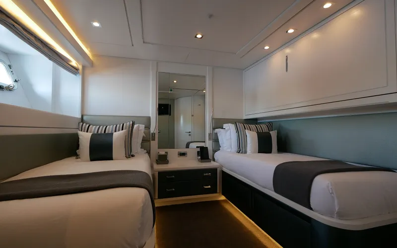 SUD yacht for charter (Sanlorenzo, 37m, 2009)